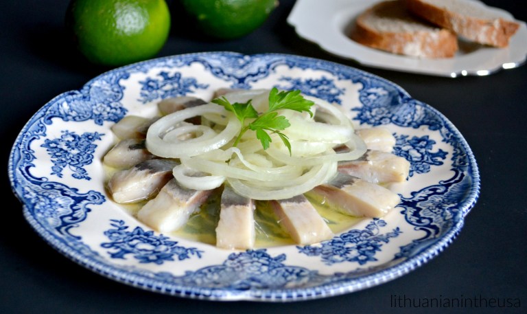 Herring with Onions, Oil and Lemon Juice/Silkė su svogūnais, aliejumi ...