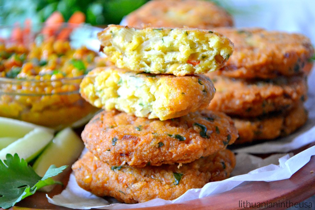 Vegan Yellow Split Pea Fritters with Curry Sauce / Veganiški geltonų ...