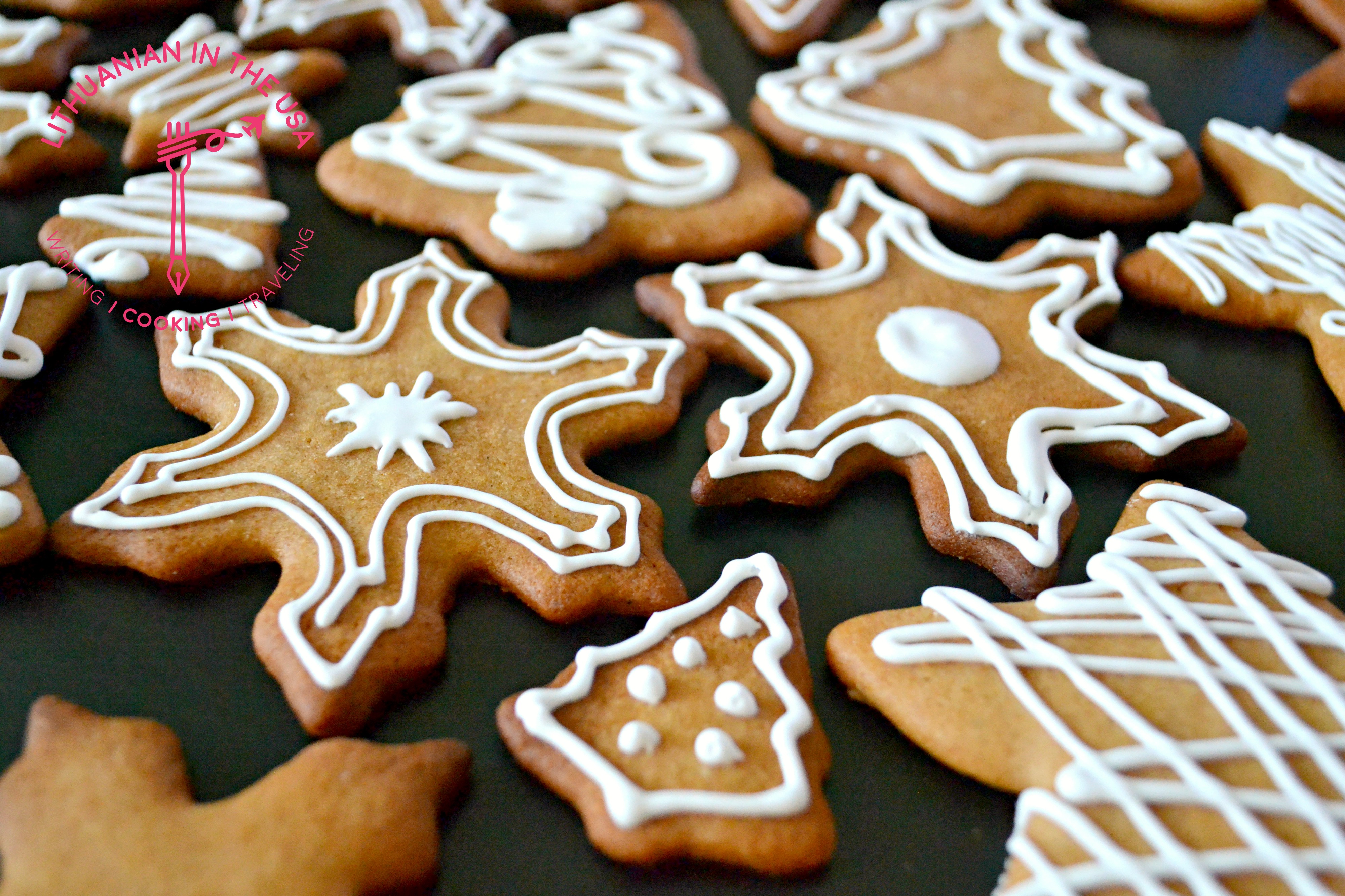 Christmas Gingerbread Cookies / Kalėdiniai meduoliai – Lithuanian in ...