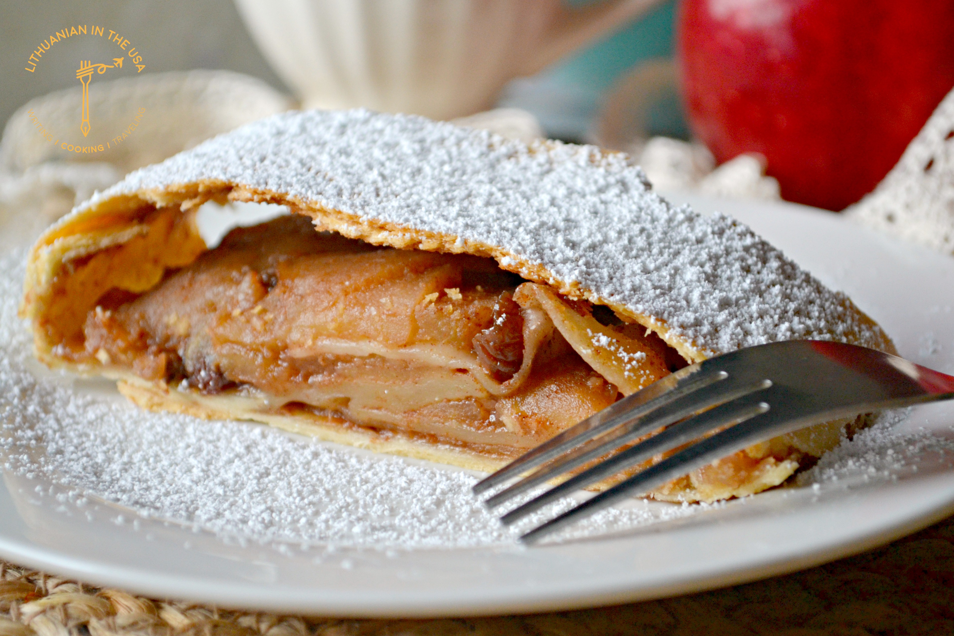 Apple Strudel / Obuolių štrudelis – Lithuanian in the USA