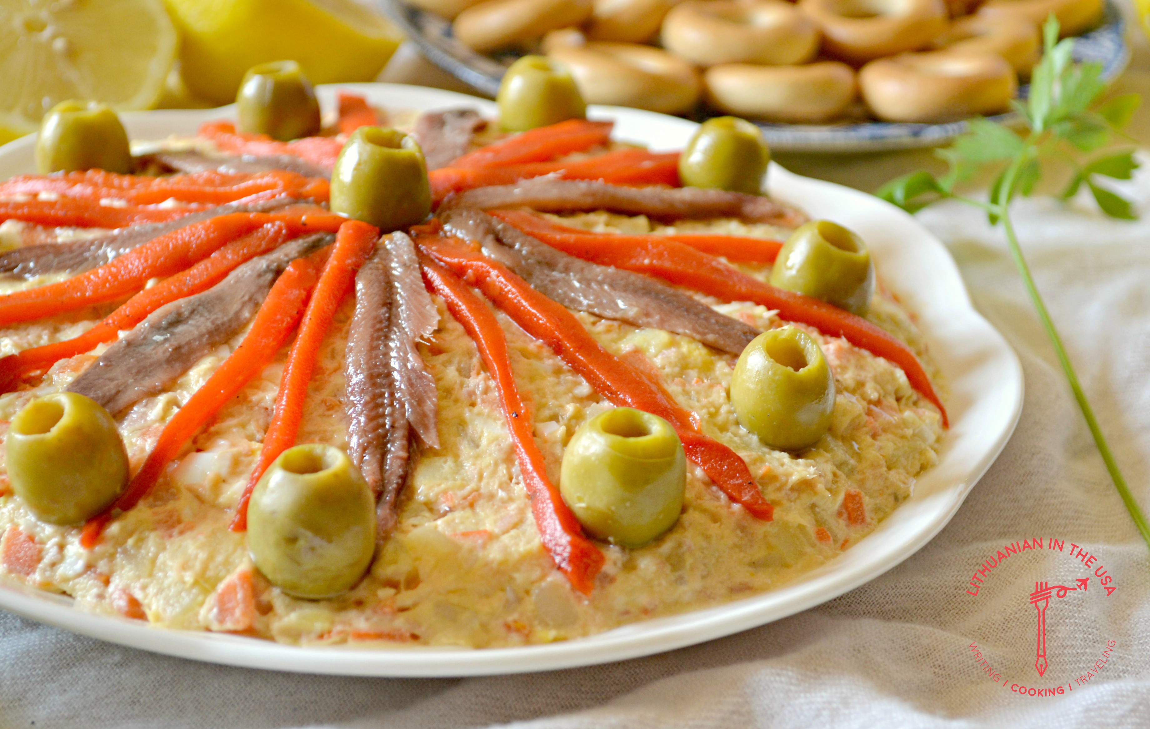 Spanish Potato and Tuna Salad (Ensalada Rusa) / Ispaniška bulvių ir ...