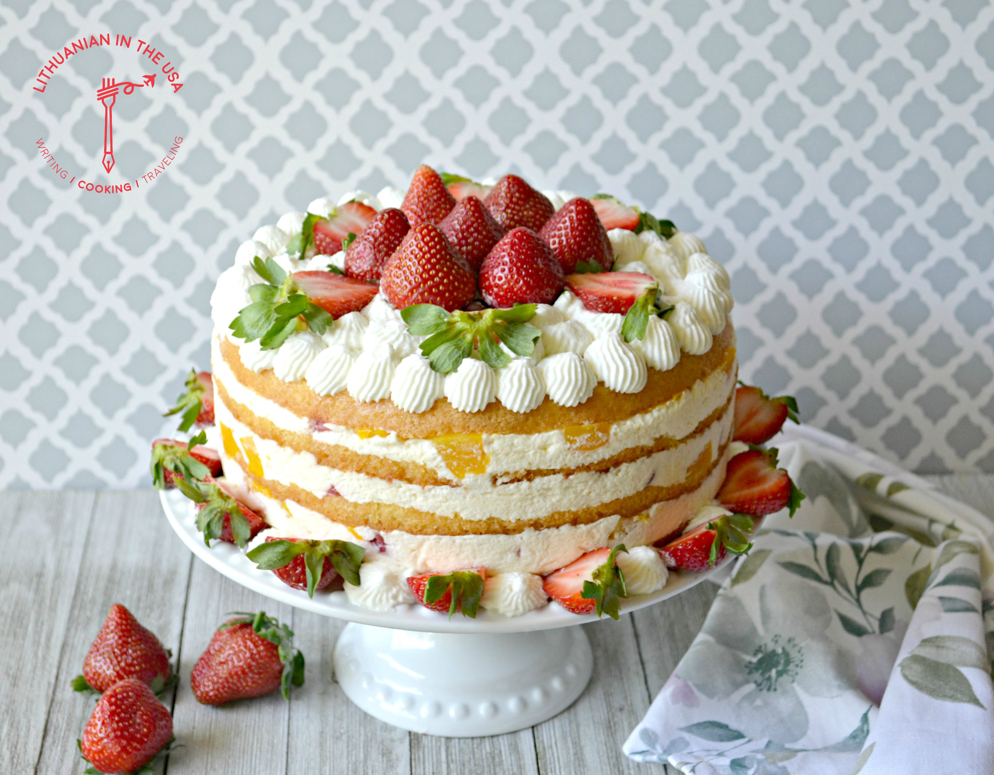Peach and Strawberry Yogurt Cake / Gaivus jogurtinis tortas su ...
