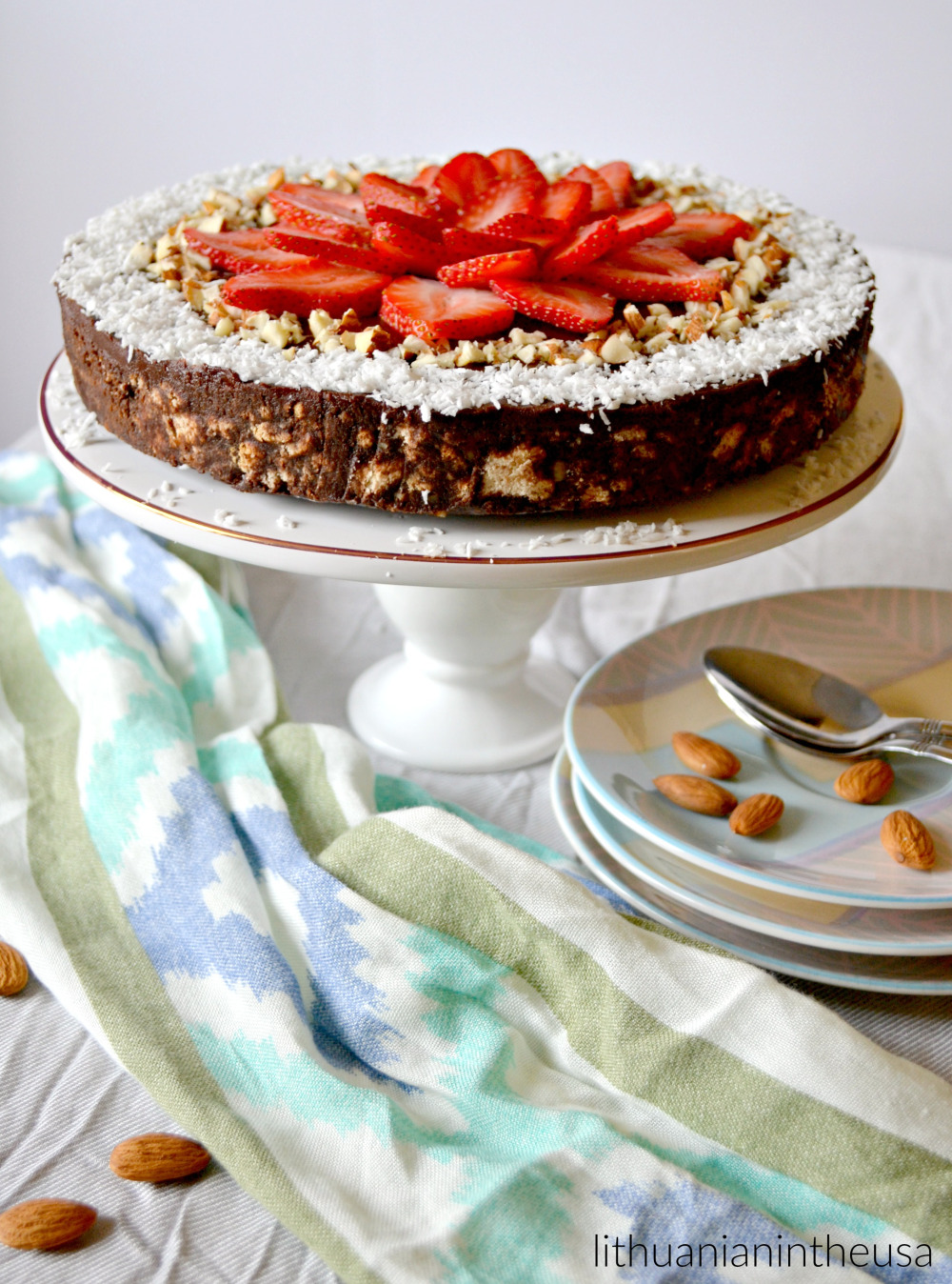 Traditional Lithuanian No Bake Lazy Cake / Tradicinis tinginys su pienu ...